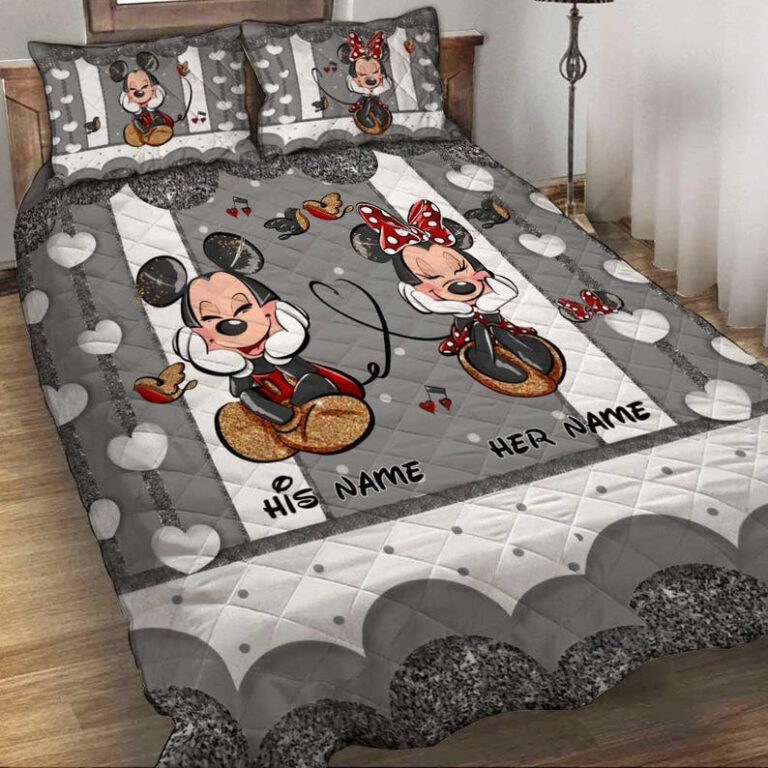 20 Cute and Fun Mickey Mouse Quilt Patterns to Try