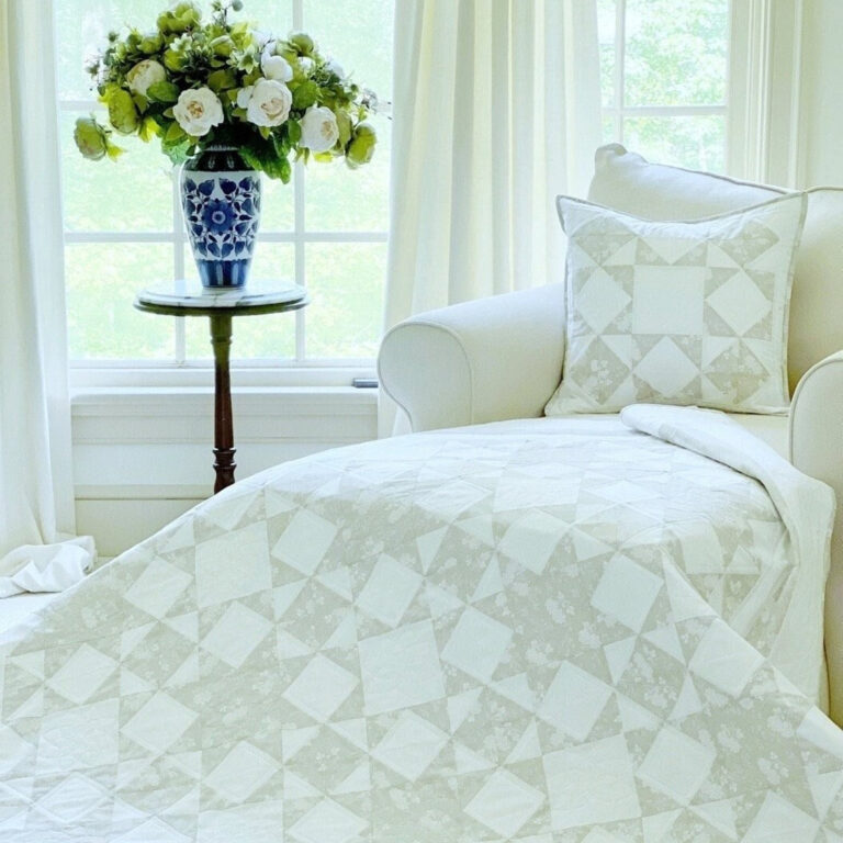 20 Most Two-Color Quilt Pattern Models of 2025